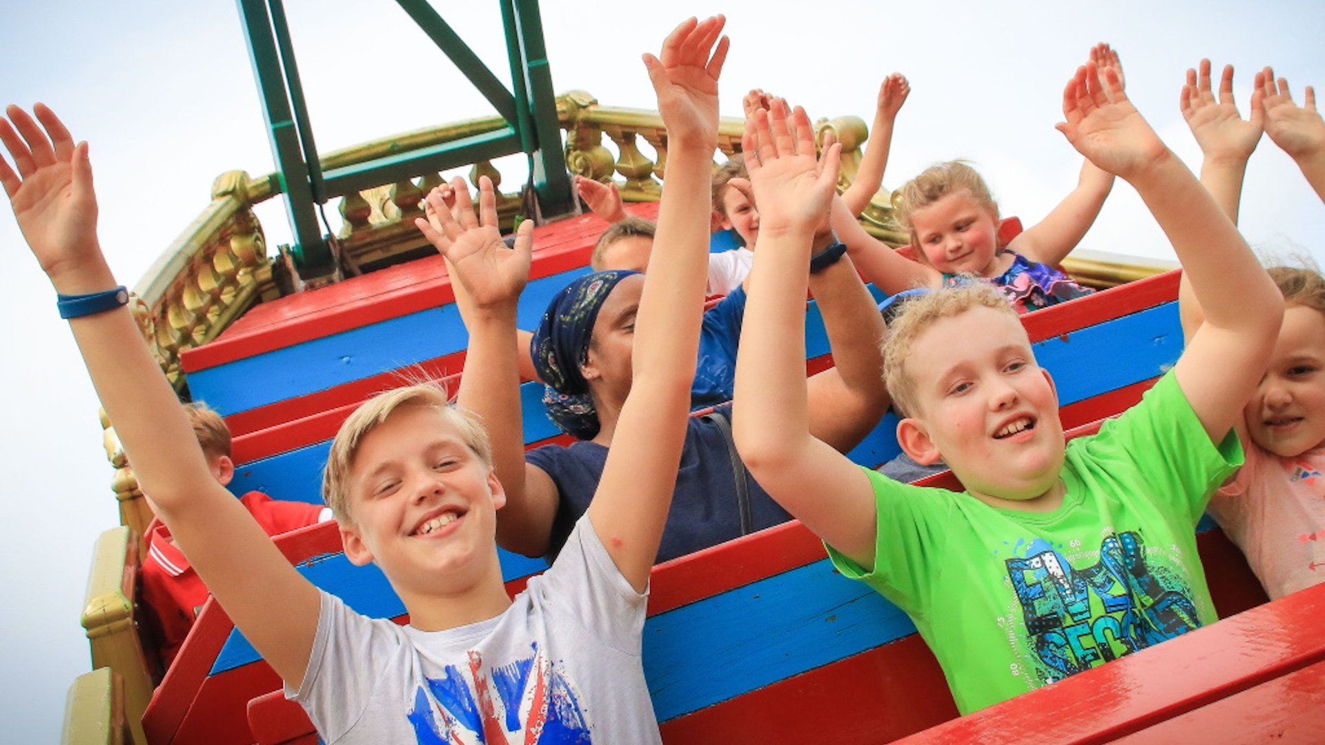 Top 10 Best Theme Parks in the UK | Attractions Near Me