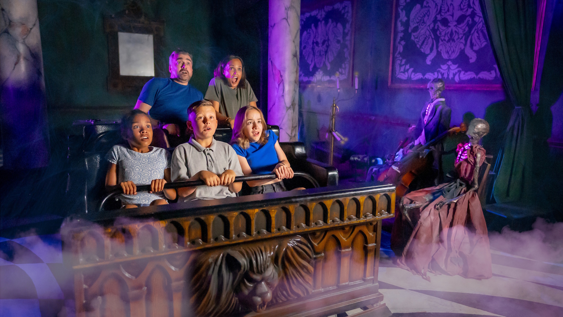 How to Beat the Queues at Alton Towers | Attractions Near Me